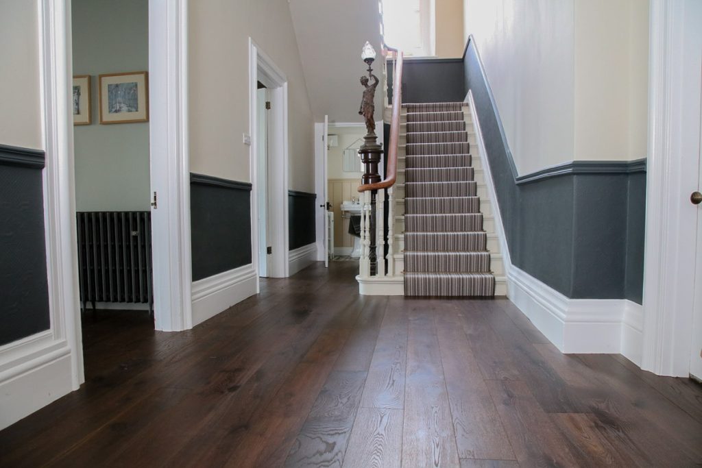 Dark brown fumed oak floor - Hicraft